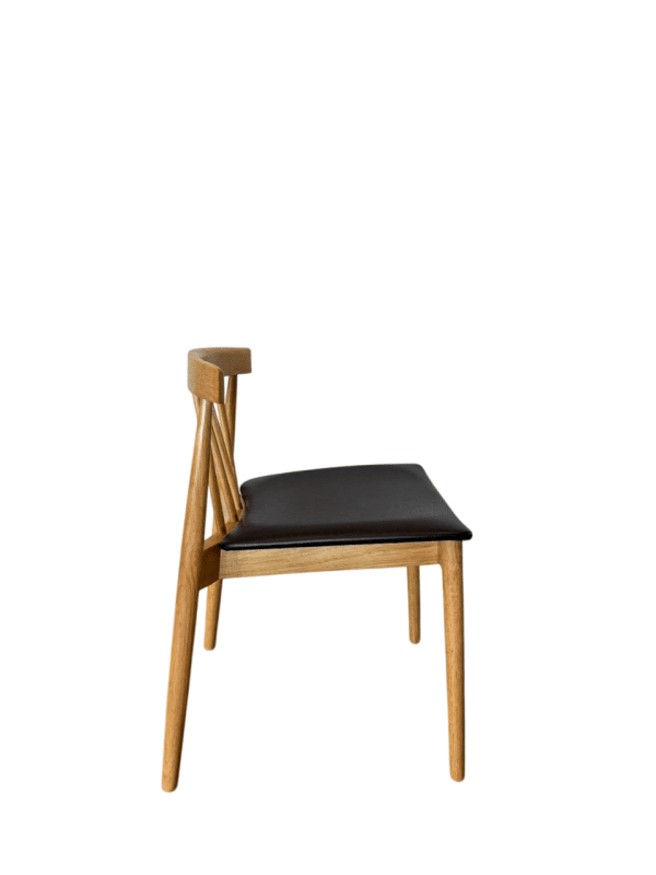 Spindle Back Dining Chair: Modern Design Meets Comfort